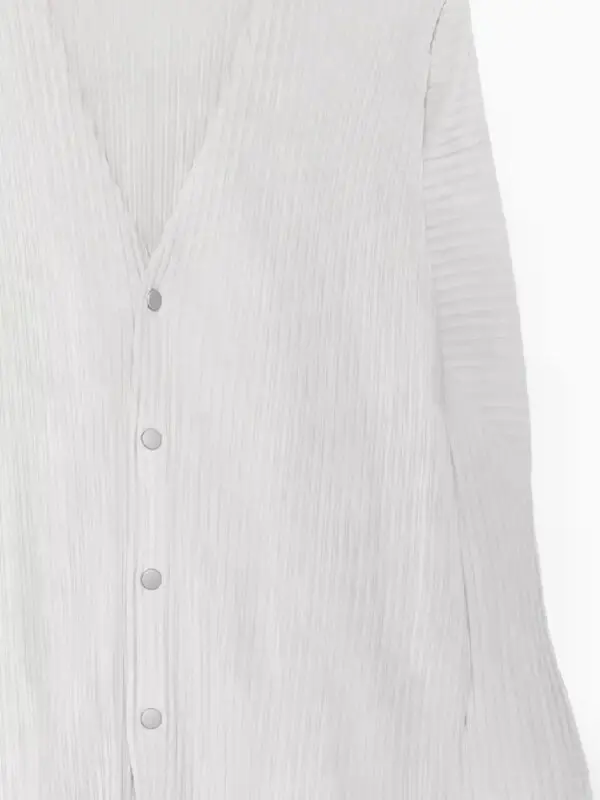 Issey Miyake Pleated Buttoned Cardigan - Grey