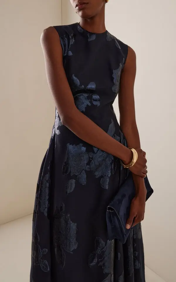 How to Wear Navy: A Guide from Our Fashion Editor Who Sports The Hue