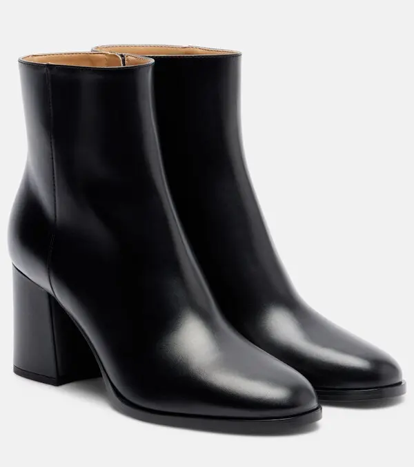Valentino Garavani Vlogo Leather Ankle Boots - Black