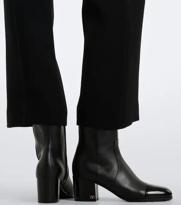 Valentino Garavani Vlogo Leather Ankle Boots - Black