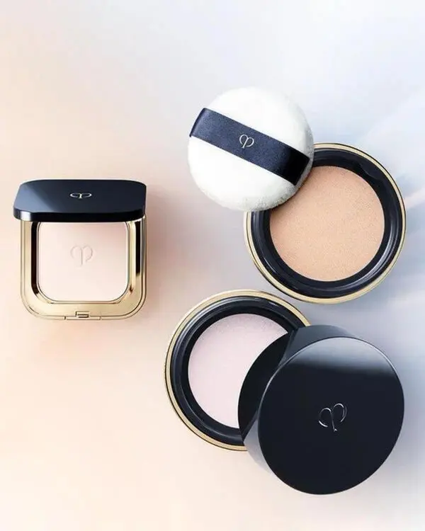 CLE DE PEAU BEAUTE Translucent Loose Powder - Light