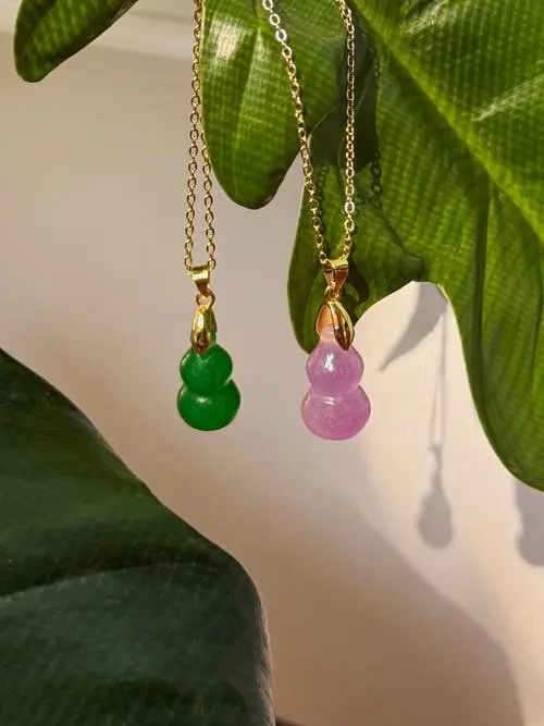 SEREE Hulu Gemstone Pendant Necklace - Green