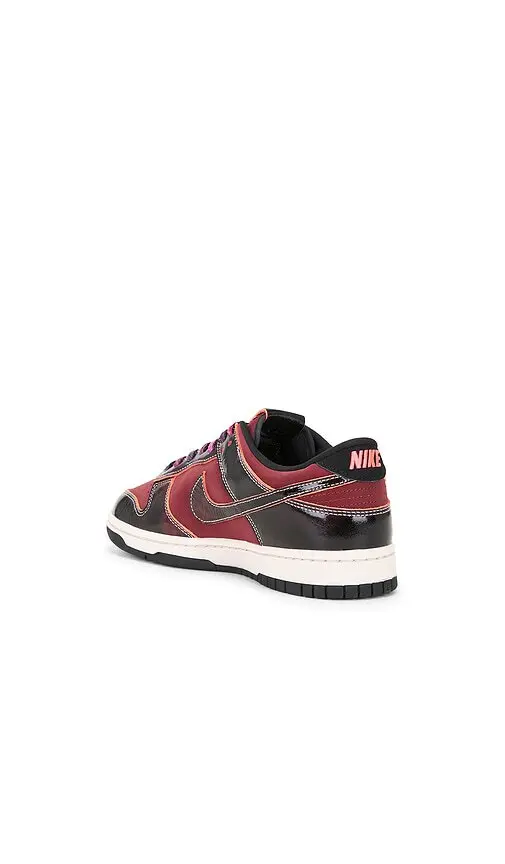 Nike Dunk Low Retro Se - Dark Team Red  Solar Red  Black  & Silt