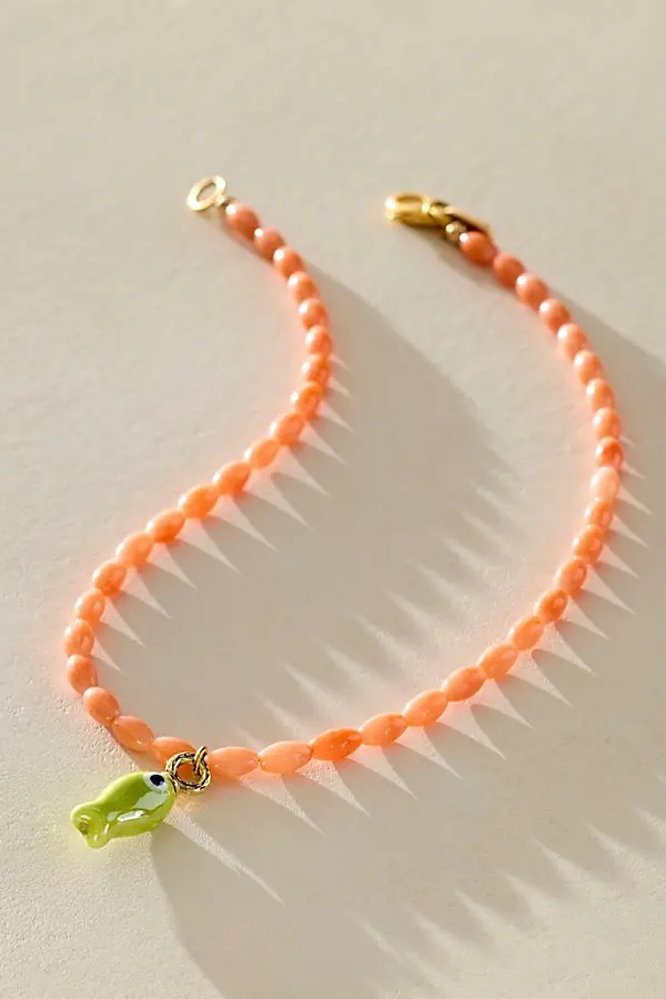LOGAN TAY Beaded Necklace With Fish Charm - Coral/green
