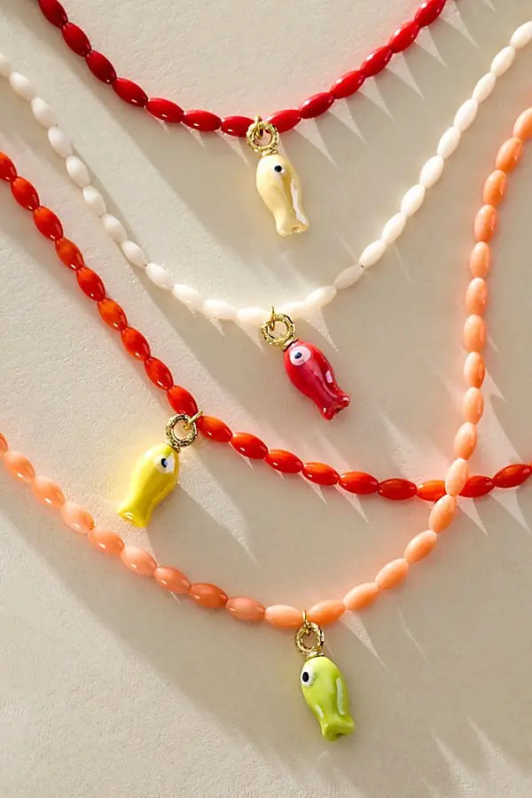 LOGAN TAY Beaded Necklace With Fish Charm - White/pink