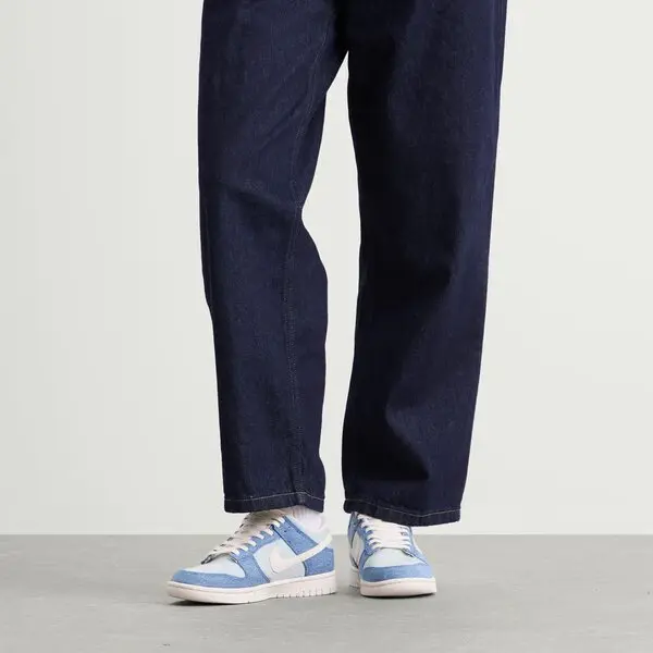 Nike Dunk Low Sneakers