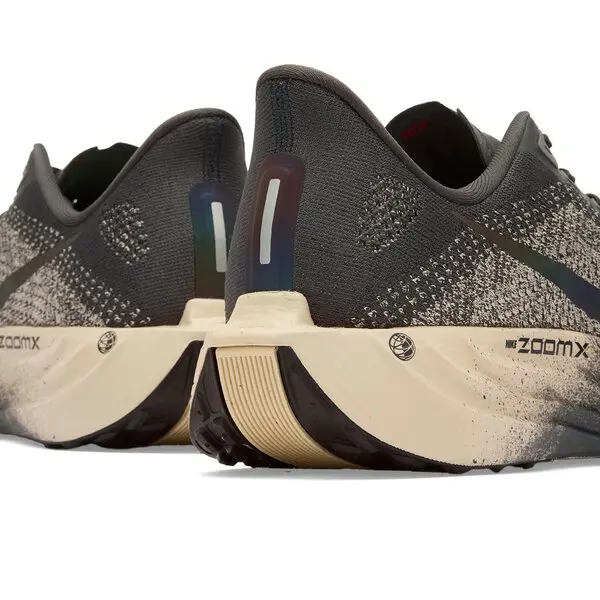 Nike Pegasus Plus Sneaker - Black/anthracite/volt