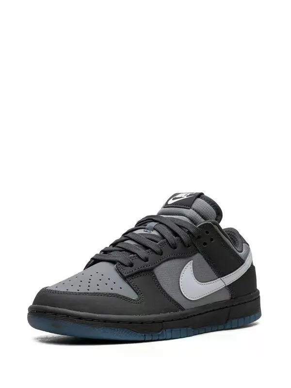 Nike Dunk Low Sneakers