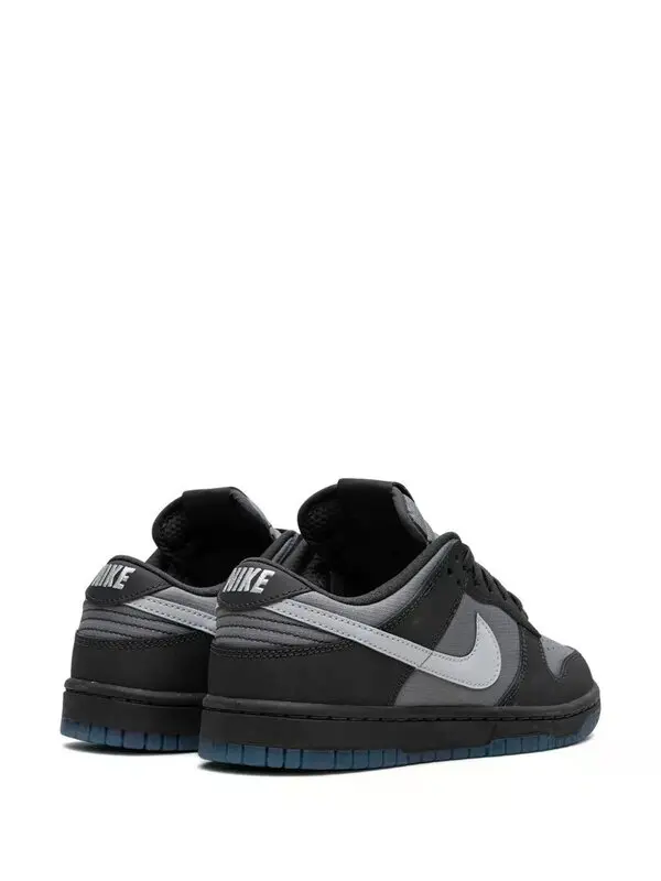 Nike Dunk Low Sneakers