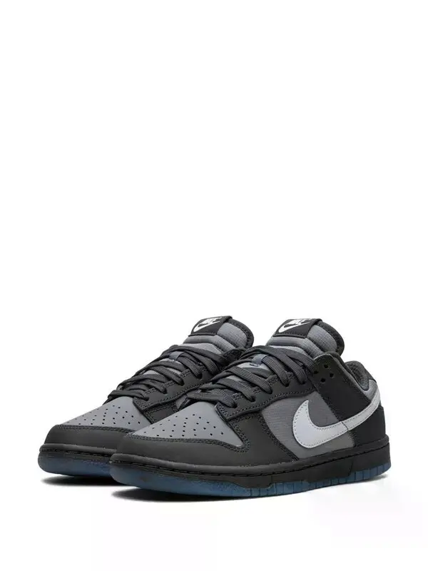 Nike Dunk Low Sneakers