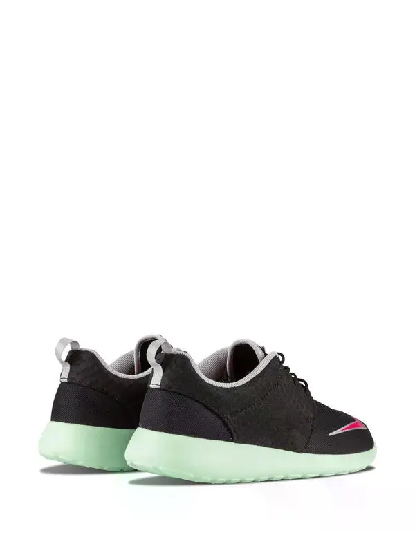 Nike Rosherun Fb Yeezy Sneakers