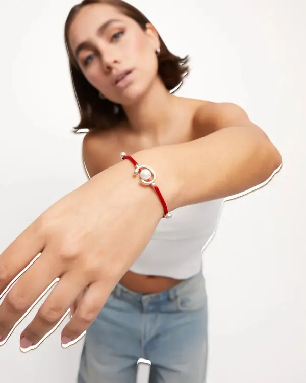 UNODE50 Sterling Silver Plated Shell Pearl Cord Bracelet - Red