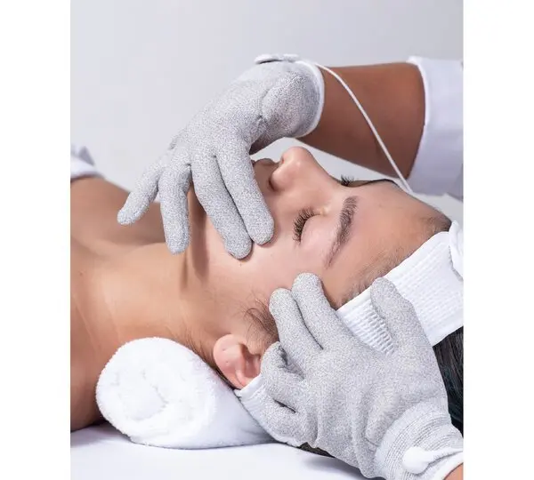 7E WELLNESS Microcurrent Facial Gloves