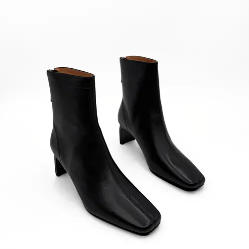 AMIE RAFA Harlow Leather Ankle Boots - Black