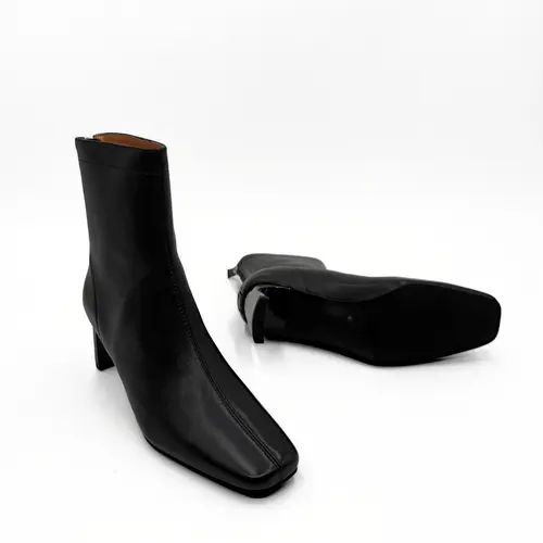 AMIE RAFA Harlow Leather Ankle Boots - Black