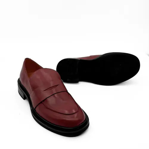 AMIE RAFA Drew Chunky Leather Loafer - Burgundy