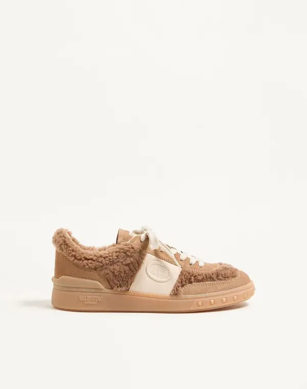 Valentino Garavani Upvillage Trainer In Shearling-effect Wool And Crust Leather - Camel/glace