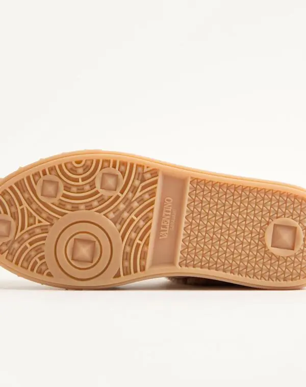 Valentino Garavani Upvillage Trainer In Shearling-effect Wool And Crust Leather - Camel/glace