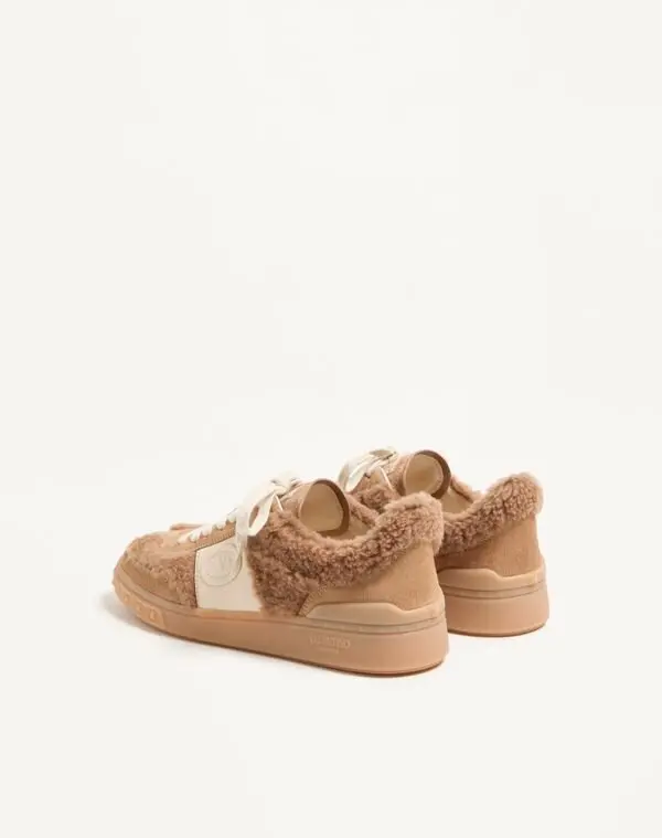 Valentino Garavani Upvillage Trainer In Shearling-effect Wool And Crust Leather - Camel/glace