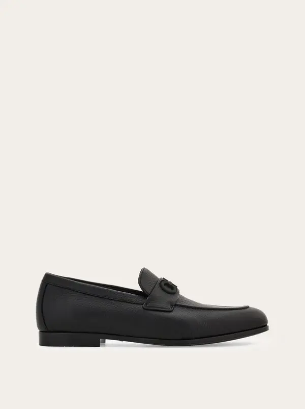 FERRAGAMO Gancini Buckle Loafer - Black