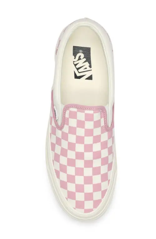 VANS Classic Slip-on Sneakers