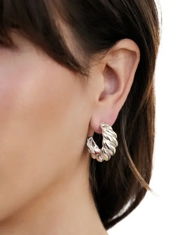 Ettika Modern Ribbed Small Hoop Earrings