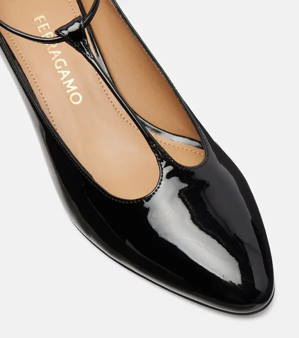 FERRAGAMO Tania 40 Patent Leather Pumps - Black