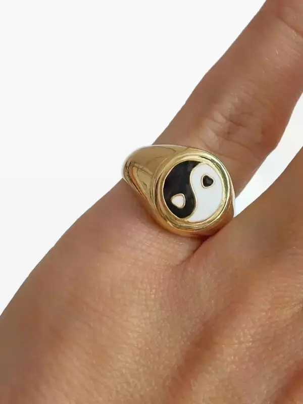 WILHELMINA GARCIA Yin-yang Signet Ring - Gold