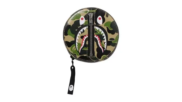 A BATHING APE Abc Camo Shark Coin Case - Green
