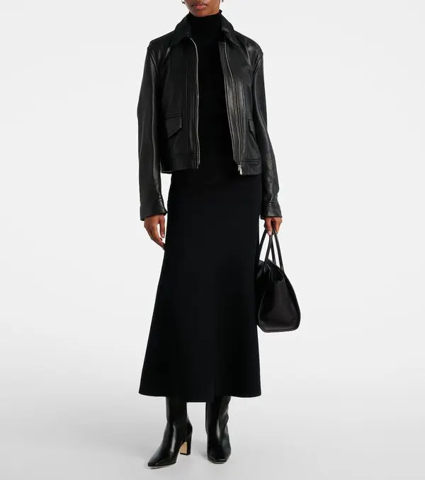 Manolo Blahnik Ofaralo Leather Ankle Boots - Black