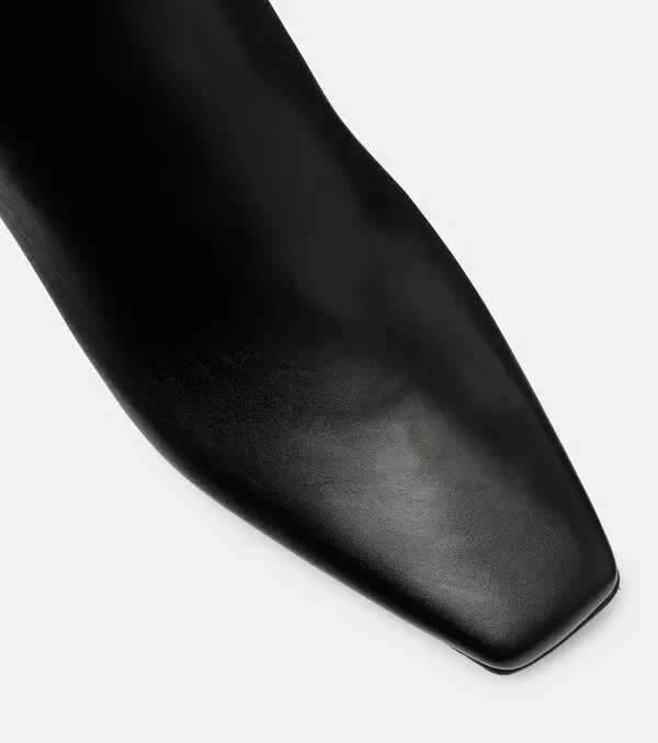Manolo Blahnik Ofaralo Leather Ankle Boots - Black