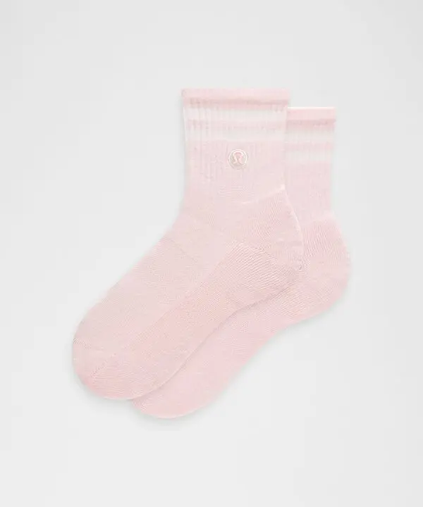 Lululemon Daily Essential Quarter Socks - Pink Pearl/white