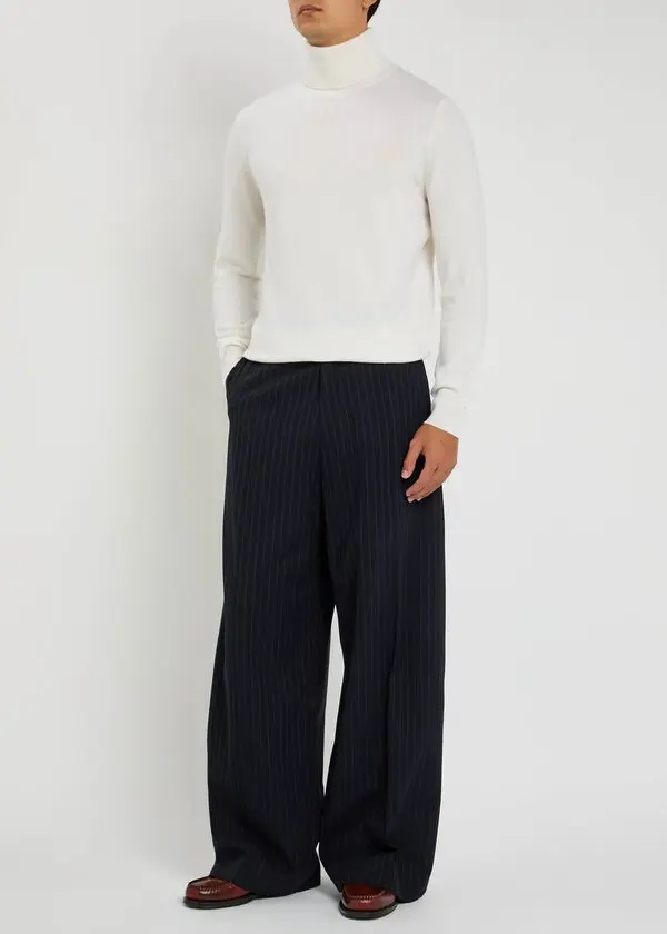 ALLUDE Roll-neck Cashmere Top - Ecru