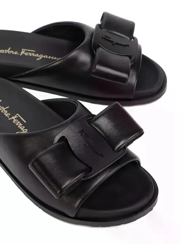 FERRAGAMO Vara Bow Leather Flat Sandals - Black