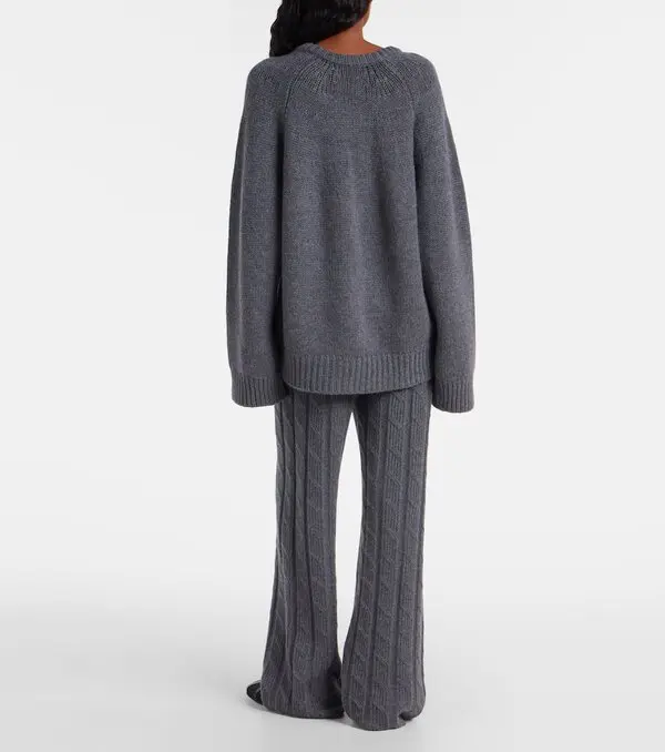 LISA YANG Oversized Cashmere V-neck Sweater