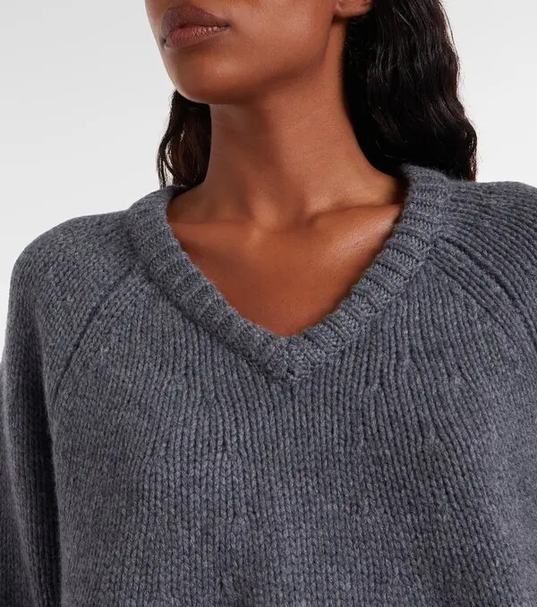 LISA YANG Oversized Cashmere V-neck Sweater