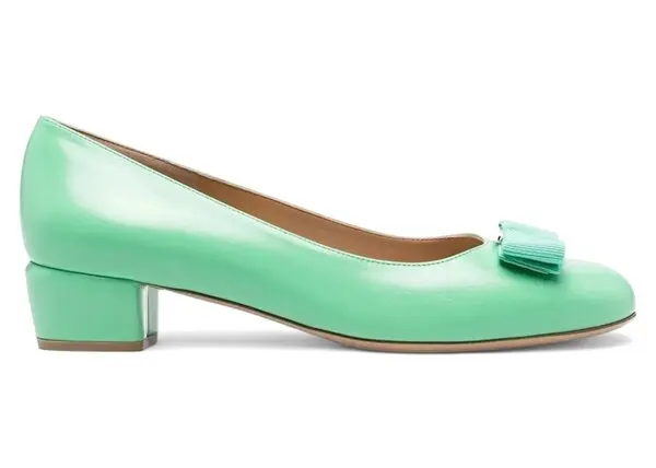 FERRAGAMO Vara Leather Pumps - Green