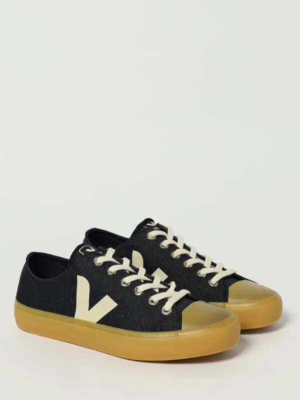 VEJA Low Top Sneakers