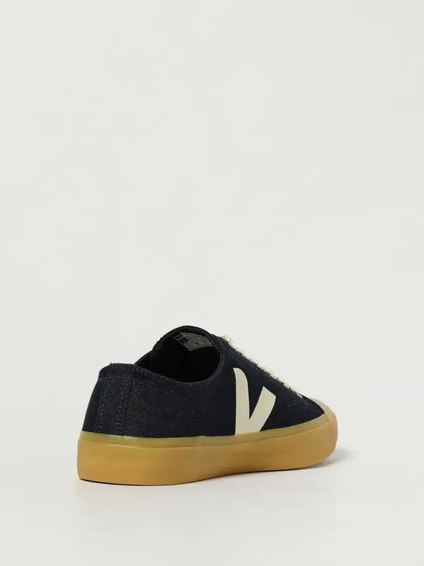 VEJA Low Top Sneakers