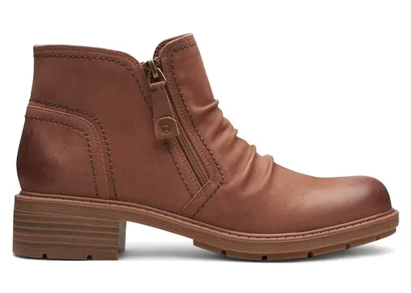 Clarks Hearth Dove Nubuck Boot