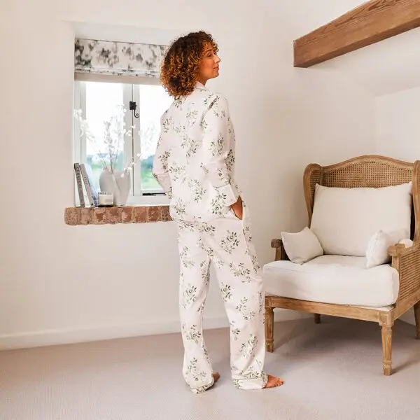 CHRISTY Peashoots Printed Cotton Pajama Set