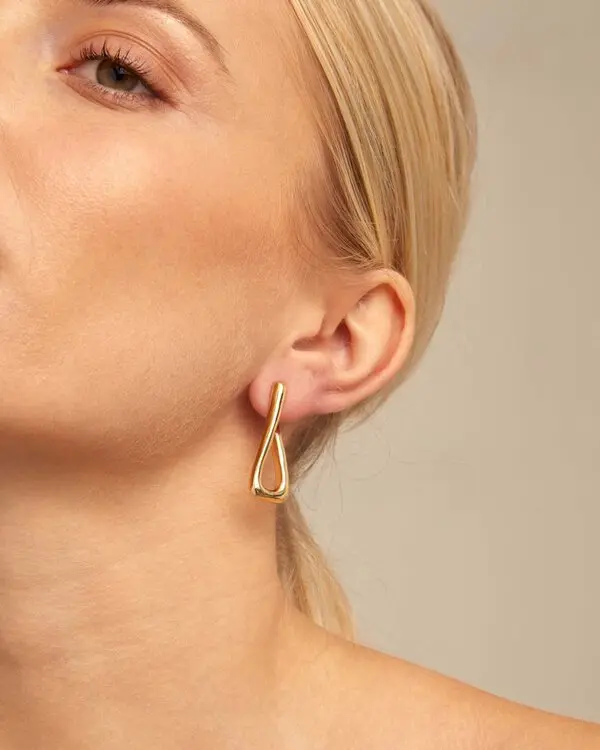 UNODE50 18k -plated Wave Hoop Earrings - Gold