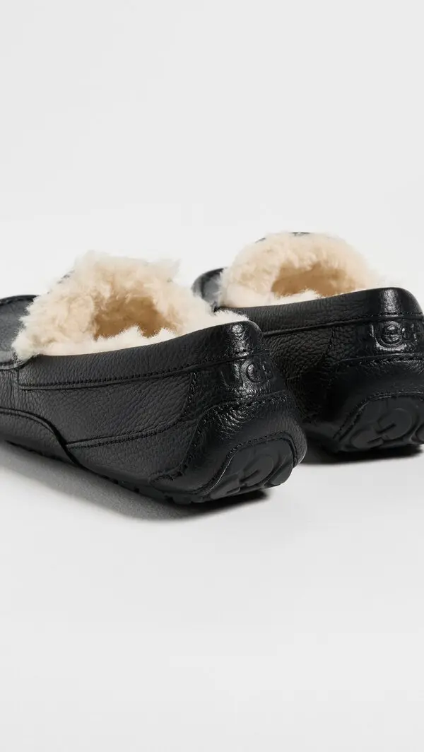 UGG Ascot Leather Slippers - Black