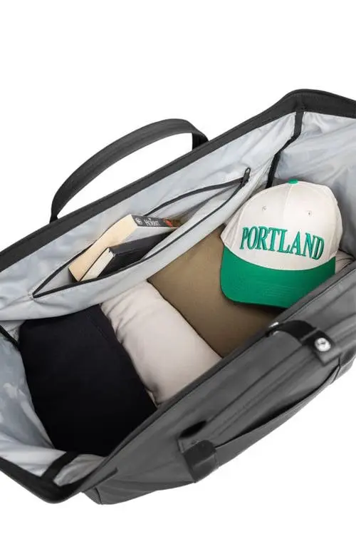 PORTLAND GEAR Cascade Duffle Bag - Blush