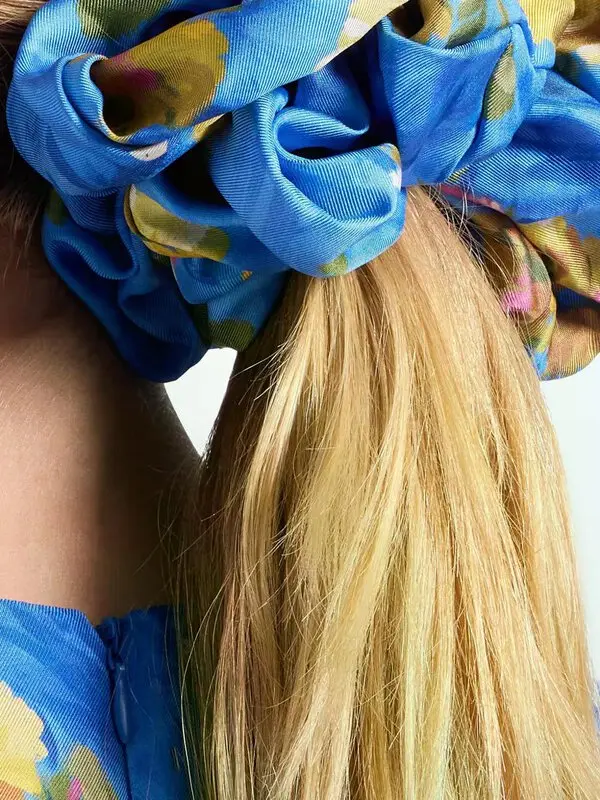 La DoubleJ Giga Floral Scrunchie - Blue