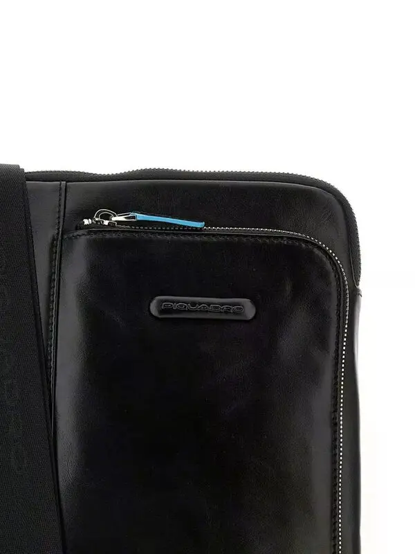 PIQUADRO Zip-fastening Embossed-logo Shoulder Bag