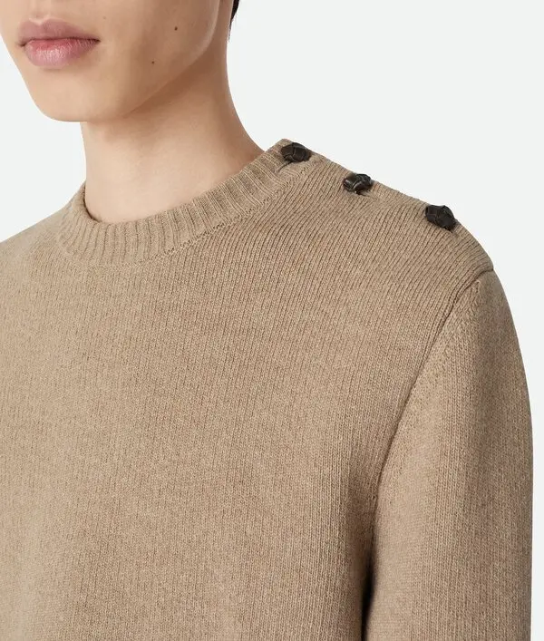 Bottega Veneta Compact Wool Sweater With Intrecciato Leather Buttons - Sparrow