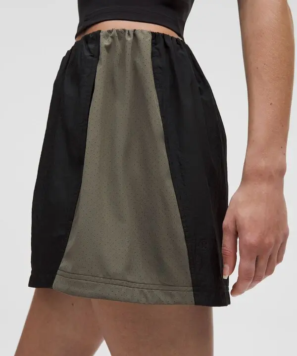 Lululemon Nylon High-rise Short 5 - Black/army Green