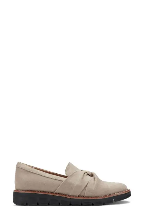 Easy Spirit Vitalia Loafer - Taupe