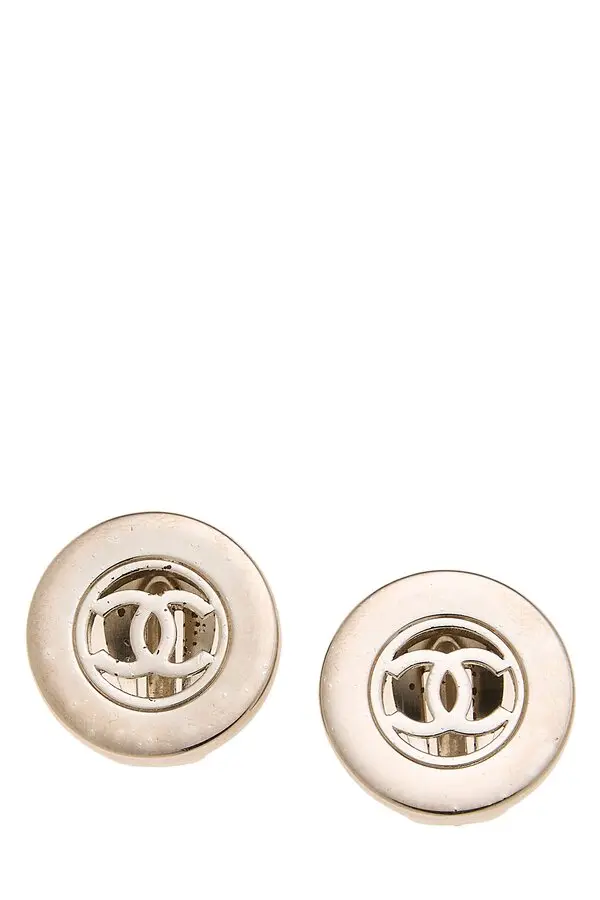 Chanel Cc In Circle Clip On Earrings - Silver